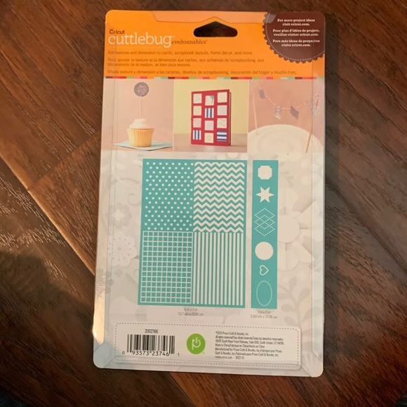 Provo Craft | Art | New Cricut Cuttlebug Basic Shapes Embossing Folder And Border 20266 ...